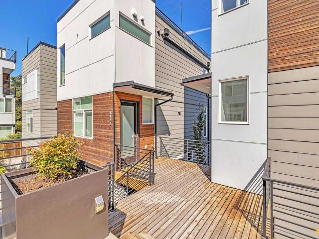 3 Bedroom Home for Rent at 118 27th Ave E #B, Seattle, WA 98112 Mann