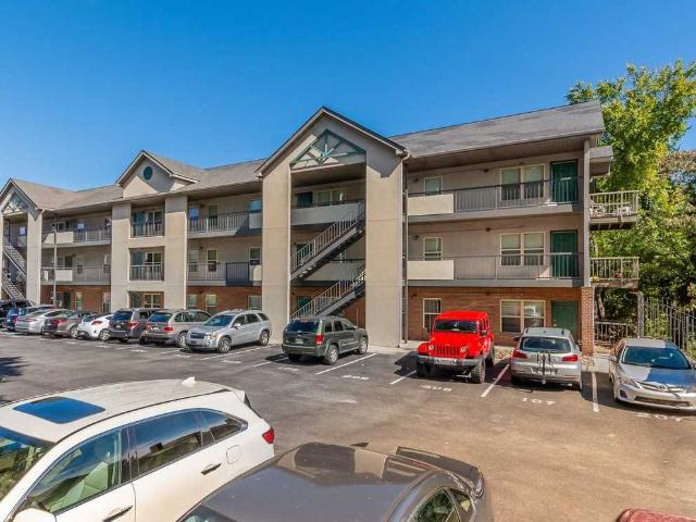 3 Bedroom Home for Rent at 1201 Laurel Ave #203, Knoxville, TN 37916 Fort Sanders