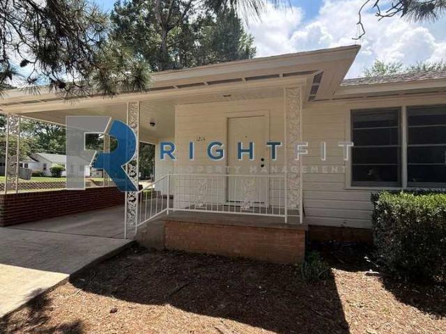 3 Bedroom Home for Rent at 1214 Mockingbird Ln, Texarkana, TX 75501