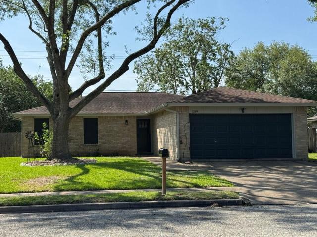 3 Bedroom Home for Rent at 1219 Pennsylvania Ave, Victoria, TX 77904