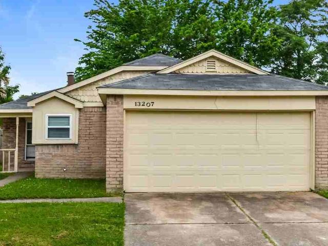 3 Bedroom Home for Rent at 13207 Pebblewalk Cir S, Houston, TX 77041