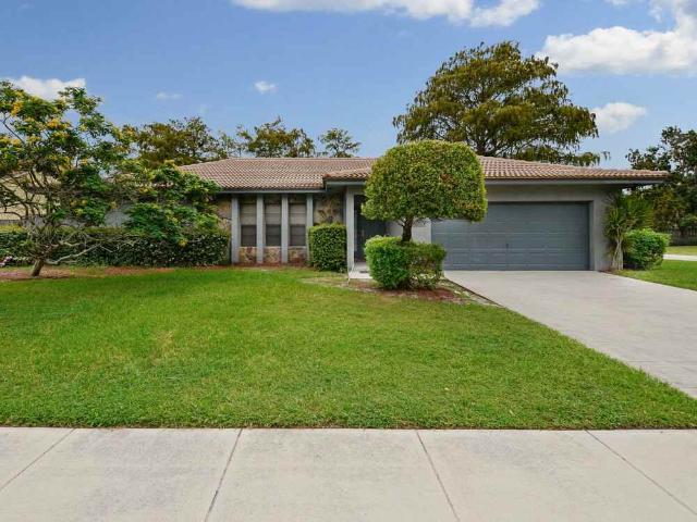 3 Bedroom Home for Rent at 13640 Jonquil Pl, Wellington, FL 33414