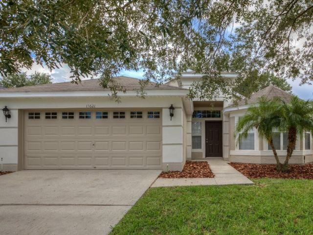 3 Bedroom Home for Rent at 13628 Emeraldview Dr, Alafaya, FL 32828 Waterford Lakes North