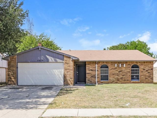 3 Bedroom Home for Rent at 1522 Independence Trl, Grand Prairie, TX 75052 Trailwood