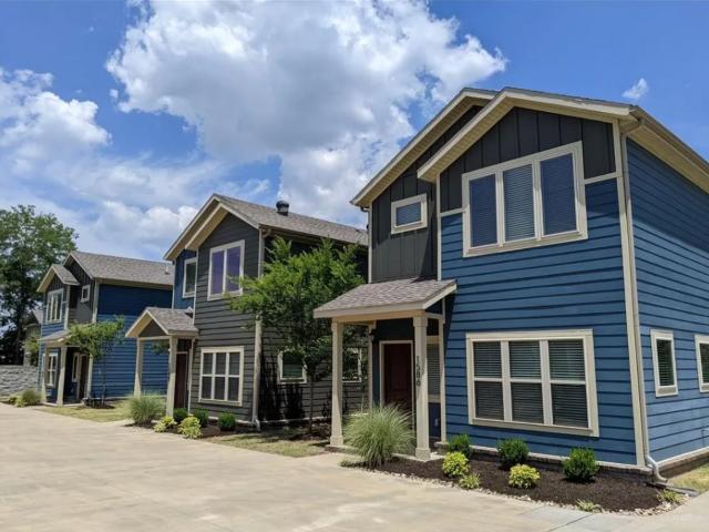 3 Bedroom Home for Rent at 1584 N Leverett Ave, Fayetteville, AR 72703