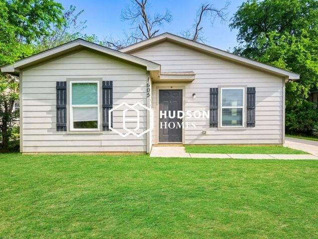 3 Bedroom Home for Rent at 1605 E Morphy St, Fort Worth, TX 76104 Hillside Morningside