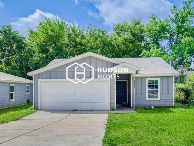 3 Bedroom Home for Rent at 1608 E Robert St, Fort Worth, TX 76104 Southeast Kingdom