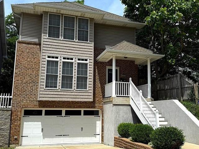 3 Bedroom Home for Rent at 1617 Forest Ave, St. Louis, MO 63139 Franz Park