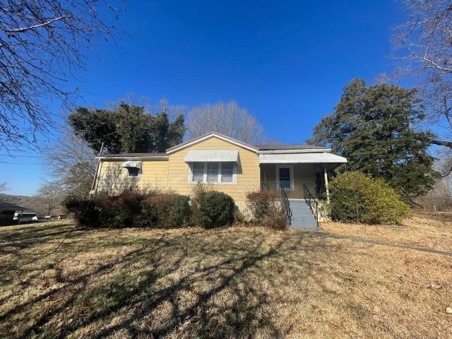 3 Bedroom Home for Rent at 1620 2nd St Sw, Hickory, NC 28602