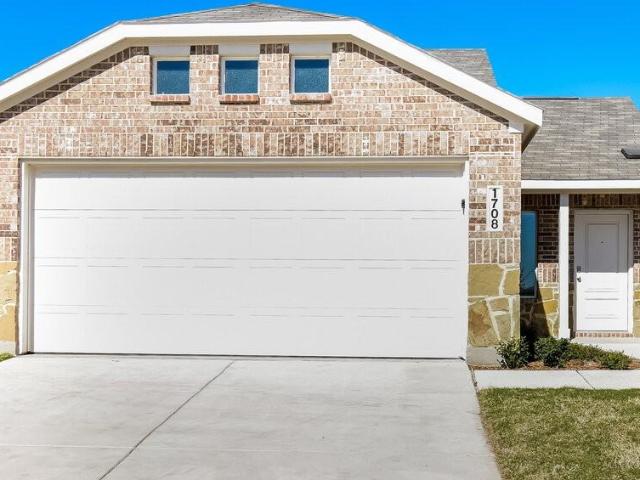 3 Bedroom Home for Rent at 1708 Crossbill St, Forney, TX 75126