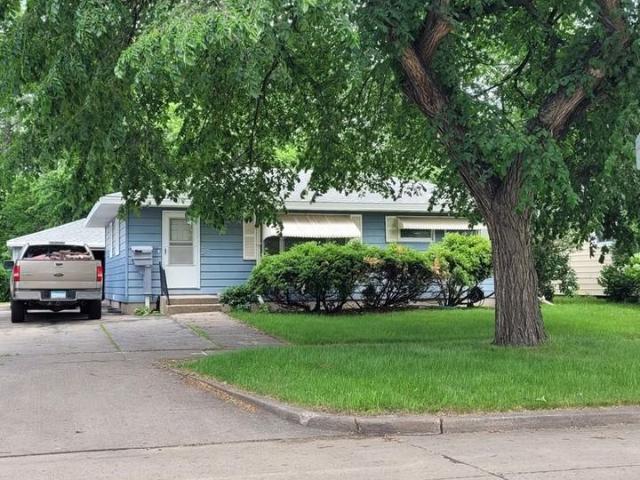 3 Bedroom Home for Rent at 1718 16th St S, Fargo, ND 58103 Lewis & Clark