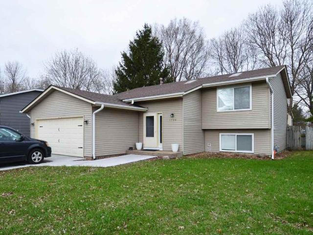 3 Bedroom Home for Rent at 1728 84th Ct N, Maple Grove, MN 55444 Brooklyn Park Maple Grove
