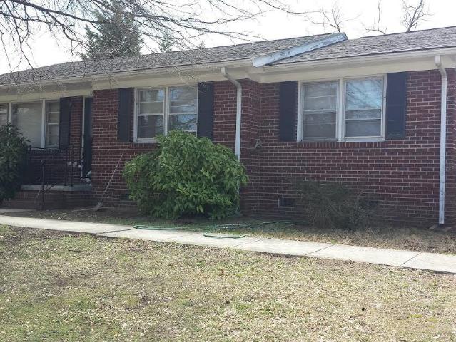 3 Bedroom Home for Rent at 1801 W Meadowview Rd, Greensboro, NC 27403 Hillsdale