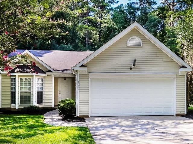 3 Bedroom Home for Rent at 1839 Colin Creek Ln, Charlotte, NC 28214 Coulwood West