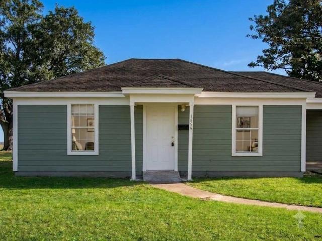 3 Bedroom Home for Rent at 1885 E Lucas Dr, Beaumont, TX 77703 North End