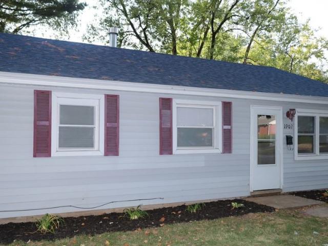 3 Bedroom Home for Rent at 1909 Joanne Ln #A, Champaign, IL 61821 Garden Hills