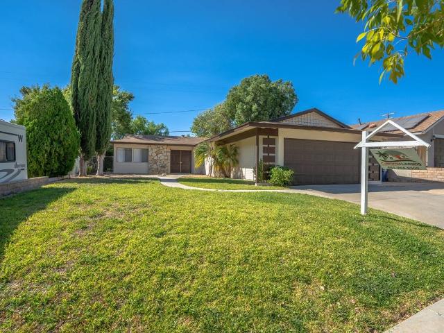 3 Bedroom Home for Rent at 19726 Merryhill St, Canyon Country, CA 91351