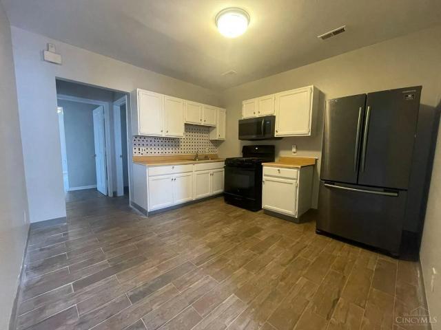 3 Bedroom Home for Rent at 2014 Colerain Ave #2, Cincinnati, OH 45214 West End