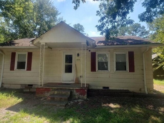 3 Bedroom Home for Rent at 2014 E Williams St, Apex, NC 27539