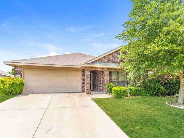 3 Bedroom Home for Rent at 2015 Woodhurst Trl, Heartland, TX 75126