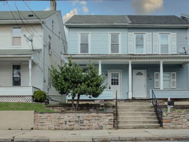3 Bedroom Home for Rent at 206 Chestnut St, Slatington, PA 18080