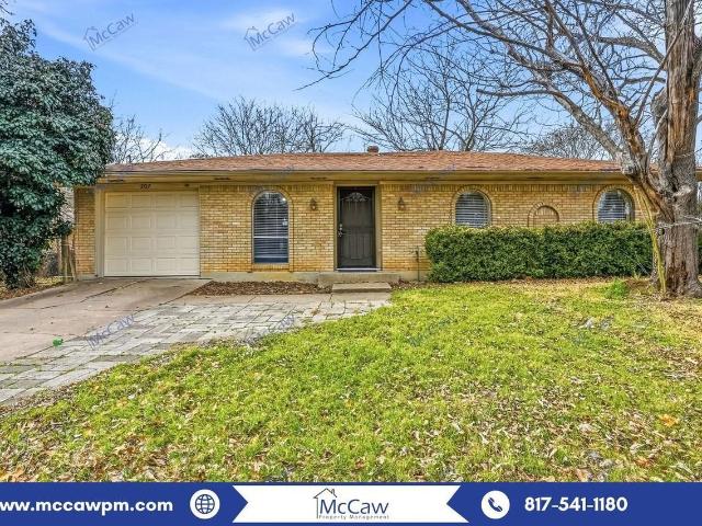 3 Bedroom Home for Rent at 207 Evelyn St, Desoto, TX 75115
