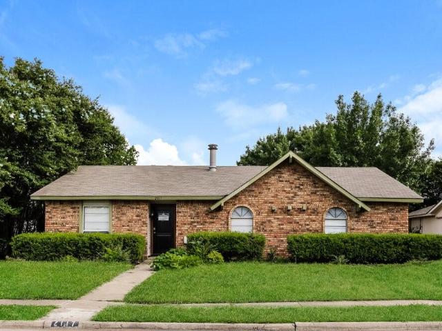 3 Bedroom Home for Rent at 2117 Blue Ridge Trl, Grand Prairie, TX 75052 Trailwood