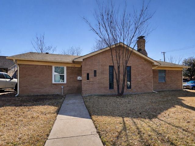 3 Bedroom Home for Rent at 2138 Onetta Dr, Irving, TX 75061 Garden Oaks