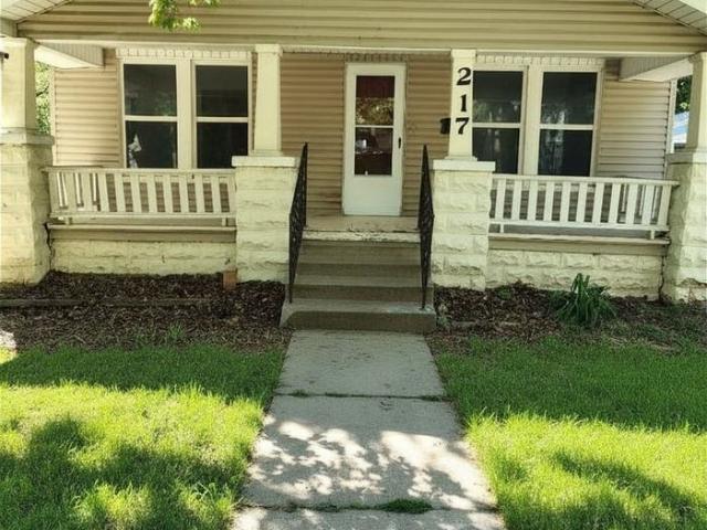 3 Bedroom Home for Rent at 217 N Martinson St, Wichita, KS 67203 Delano