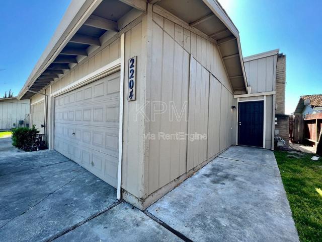 3 Bedroom Home for Rent at 2204 Dijon St, Stockton, CA 95210 Valley Oak