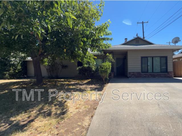 3 Bedroom Home for Rent at 2208 Madera Rd, Sacramento, CA 95825