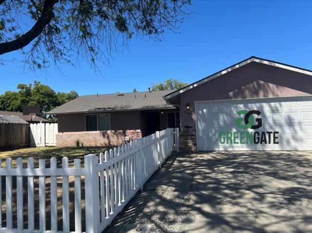3 Bedroom Home for Rent at 2305 Rose Ave, Modesto, CA 95355 Coffee Plaza