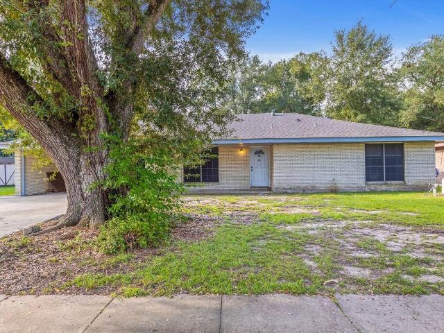 3 Bedroom Home for Rent at 2426 Oak Cliff St, Lake Charles, LA 70607