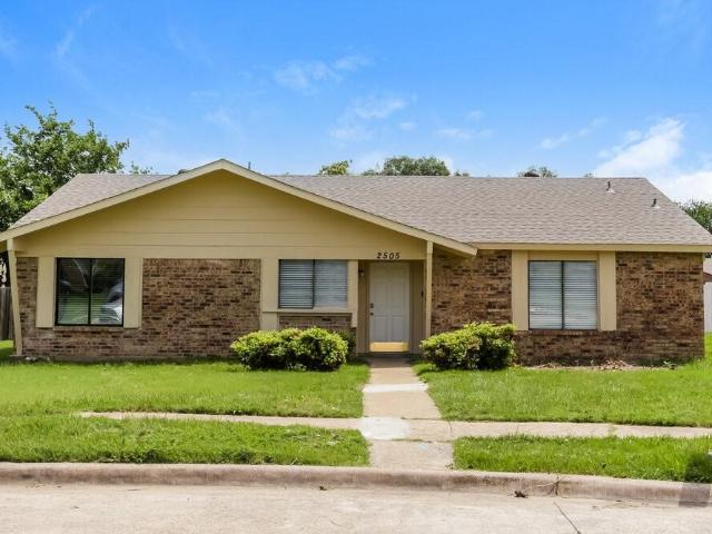3 Bedroom Home for Rent at 2505 Crown Cir, Garland, TX 75044 Camelot