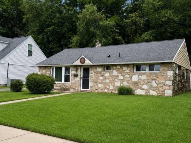 3 Bedroom Home for Rent at 2515 Woodlawn Dr, Bristol, PA 19007
