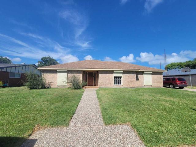 3 Bedroom Home for Rent at 2626 Beluche Dr, Galveston, TX 77551 Lake Madeline