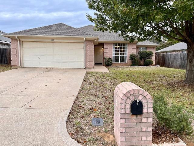 3 Bedroom Home for Rent at 2805 Yorkfield Ct #1, Arlington, TX 76001