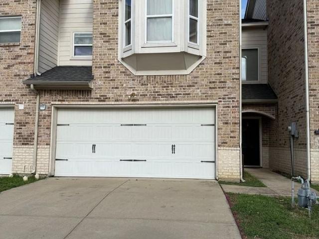 3 Bedroom Home for Rent at 2802 Pasadena Ln, Arlington, TX 76015