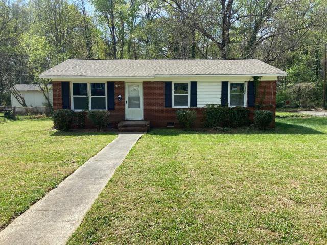 3 Bedroom Home for Rent at 2900 Edsel Pl #1, Charlotte, NC 28205 Windsor Park