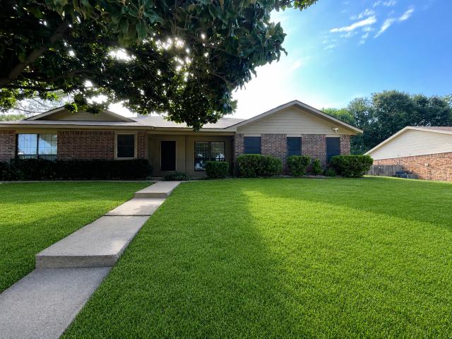 3 Bedroom Home for Rent at 2916 Kathleen Ln, Euless, TX 76039
