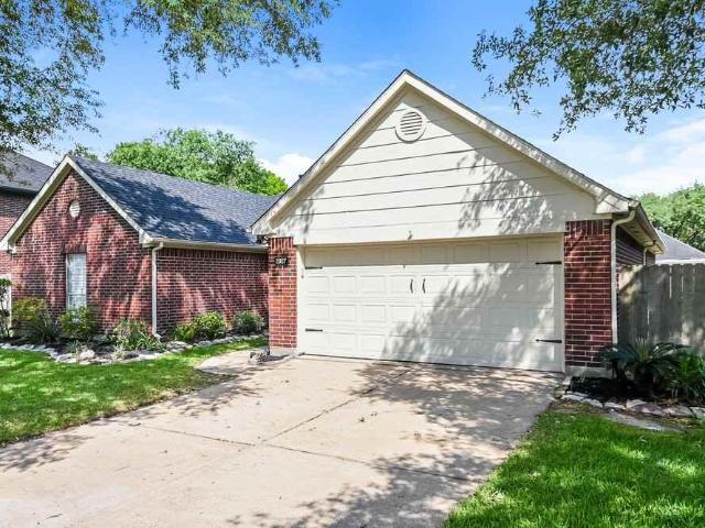 3 Bedroom Home for Rent at 2927 Waterloo Rd, Pearland, TX 77581