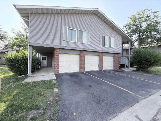 3 Bedroom Home for Rent at 2 Elm Ct, Bolingbrook, IL 60440
