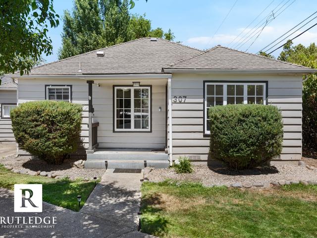 3 Bedroom Home for Rent at 307 Monroe St, Medford, OR 97501