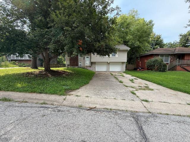 3 Bedroom Home for Rent at 308 Ne Lakeview Dr, Blue Springs, MO 64014 East Lakeview
