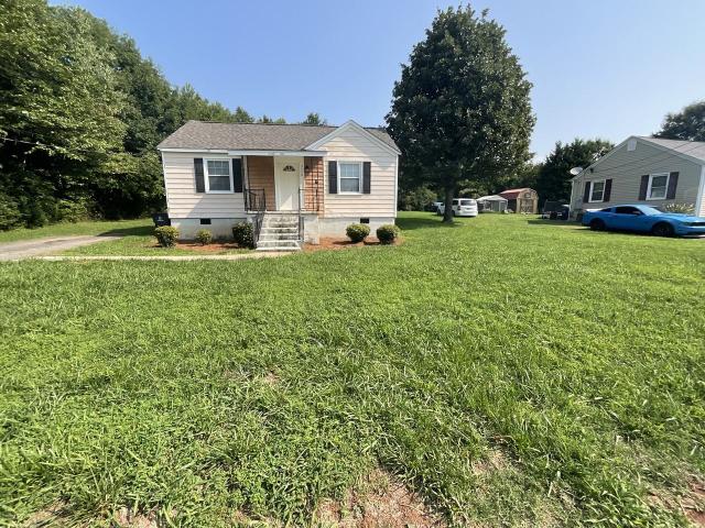 3 Bedroom Home for Rent at 3110 Airport Rd, Winston Salem, NC 27105 Northwoods Estate
