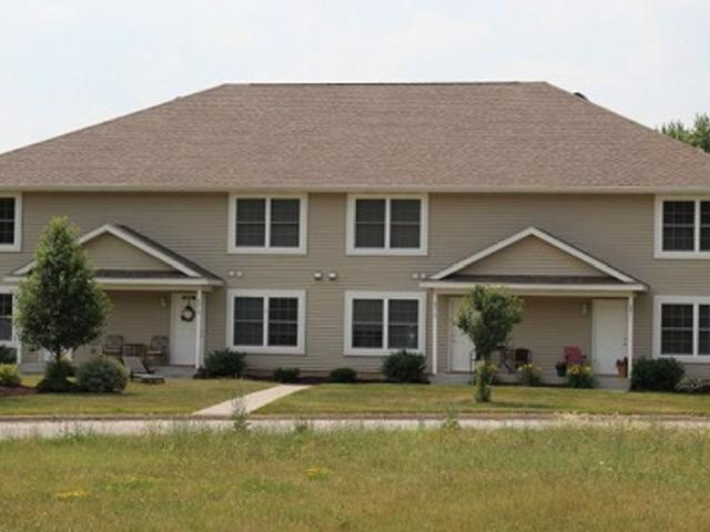 3 Bedroom Home for Rent at 3139 Friendship Dr, Rock Island, IL 61201 Saukie