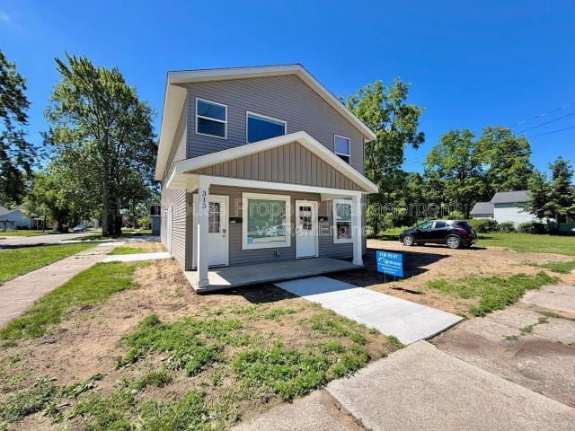 3 Bedroom Home for Rent at 313 Orchard Ave #2, Muskegon, MI 49442 Angell
