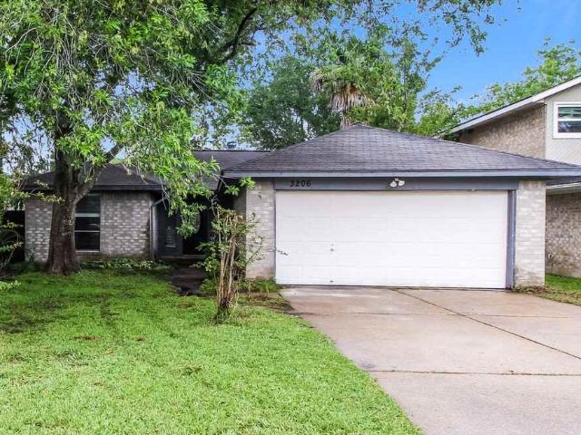 3 Bedroom Home for Rent at 3206 Teakwood Cir, Dickinson, TX 77539