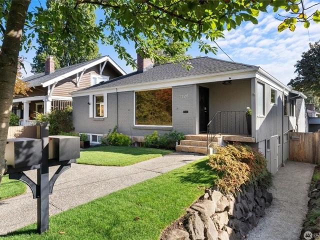 3 Bedroom Home for Rent at 3228 34th Ave W, Seattle, WA 98199 Lawton Park