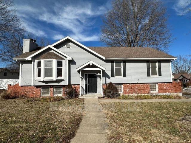 3 Bedroom Home for Rent at 329 Nw Palmer Dr, Blue Springs, MO 64014